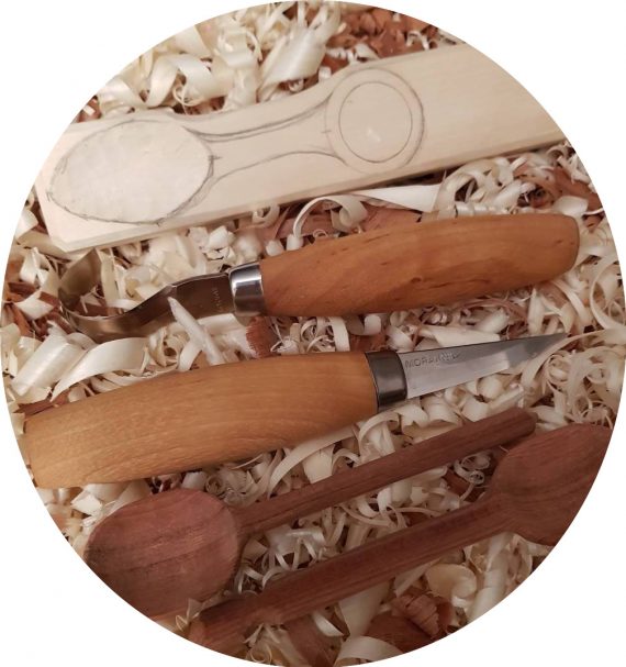 5 Best Spoon Carving Tools (Hook Knives + Spoon Kits)